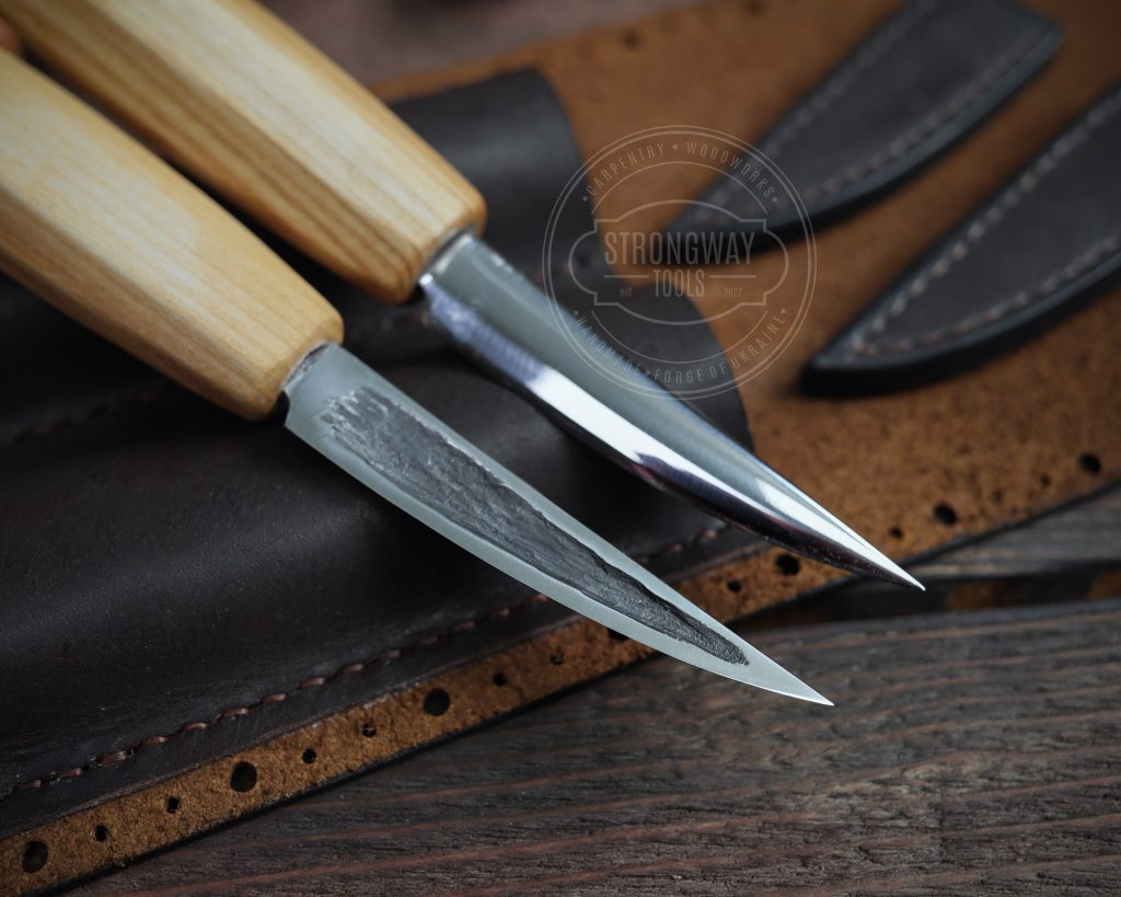 Set of two carving knives