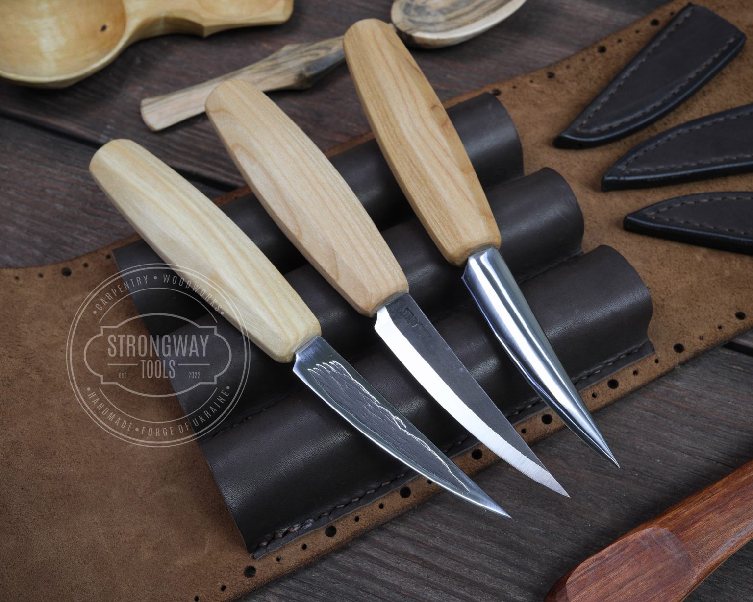 Set of three knives