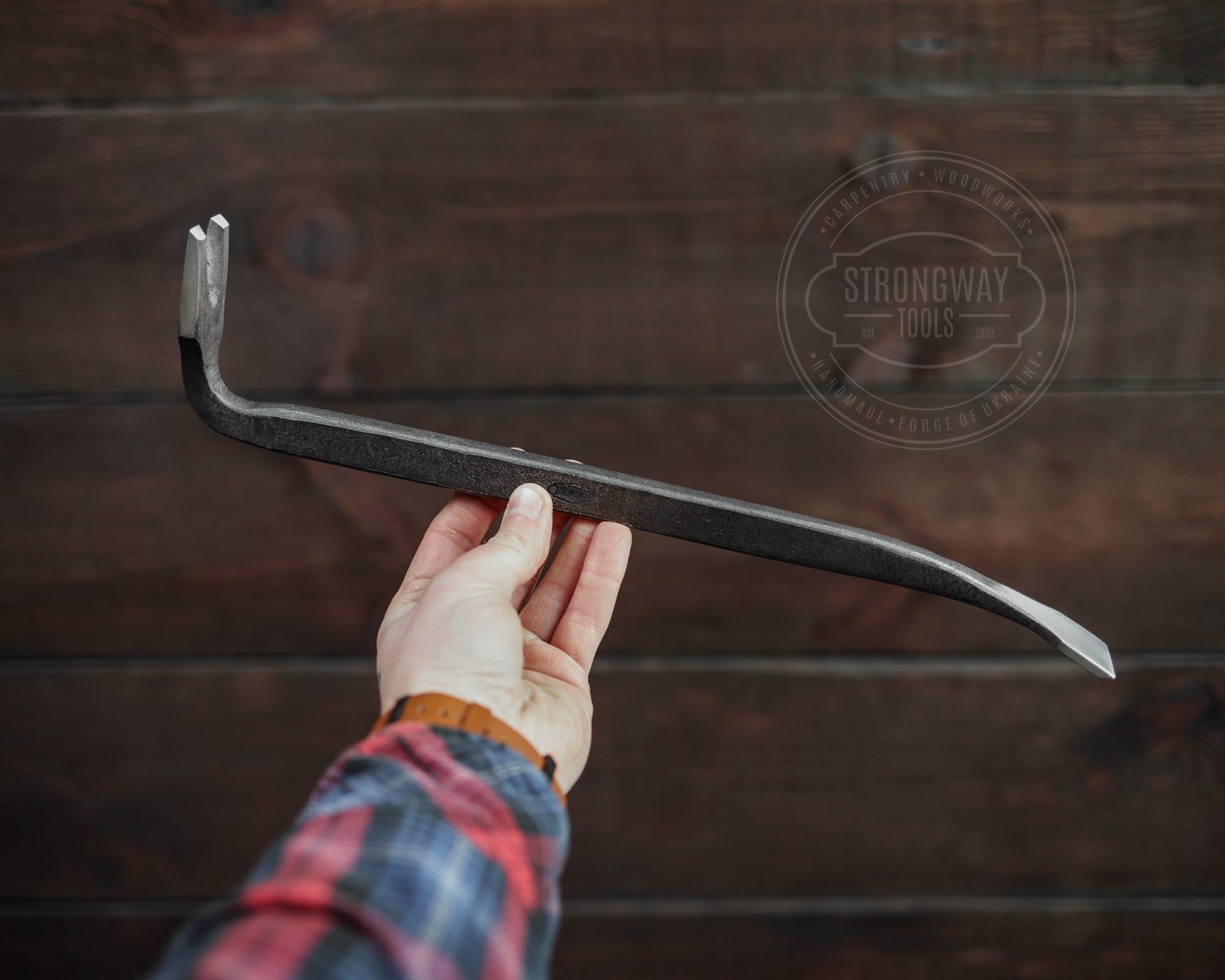 Crowbar with Nail Puller