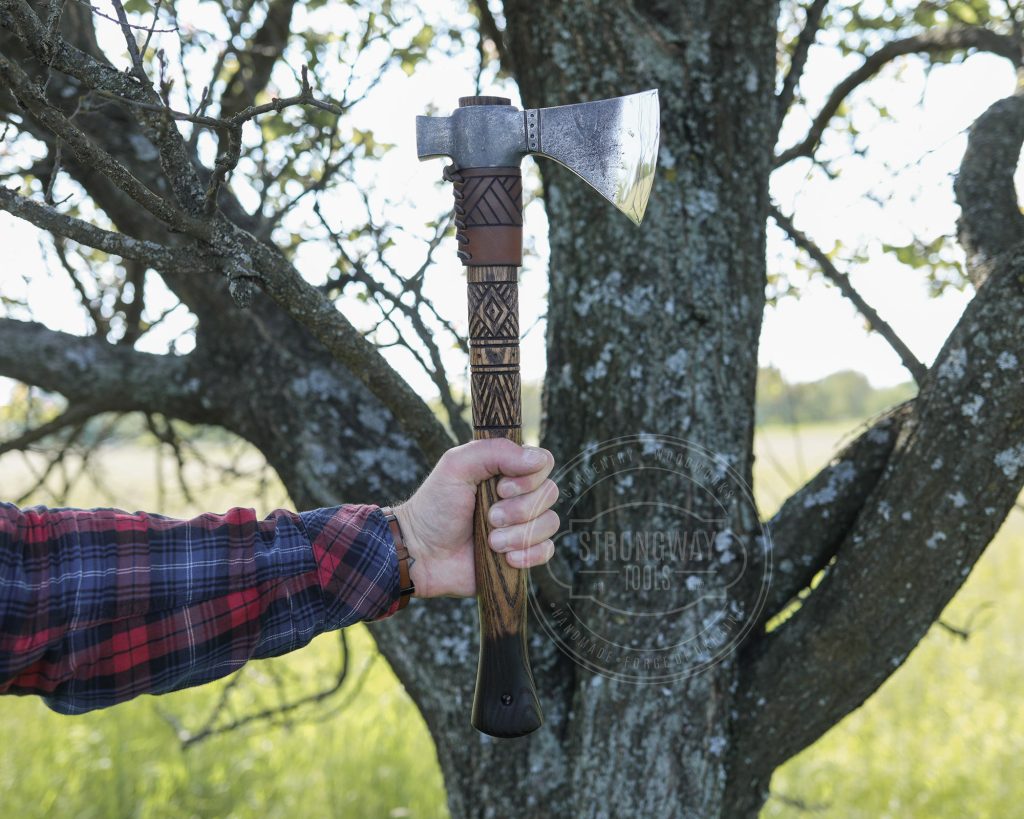 Small Tomahawk AXE 2