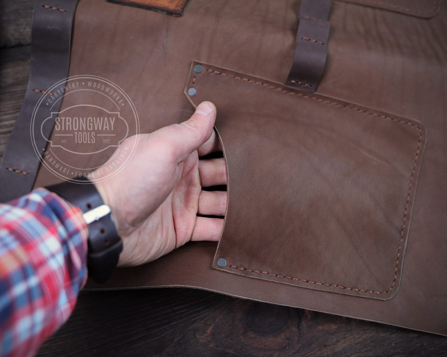 Half apron with belt