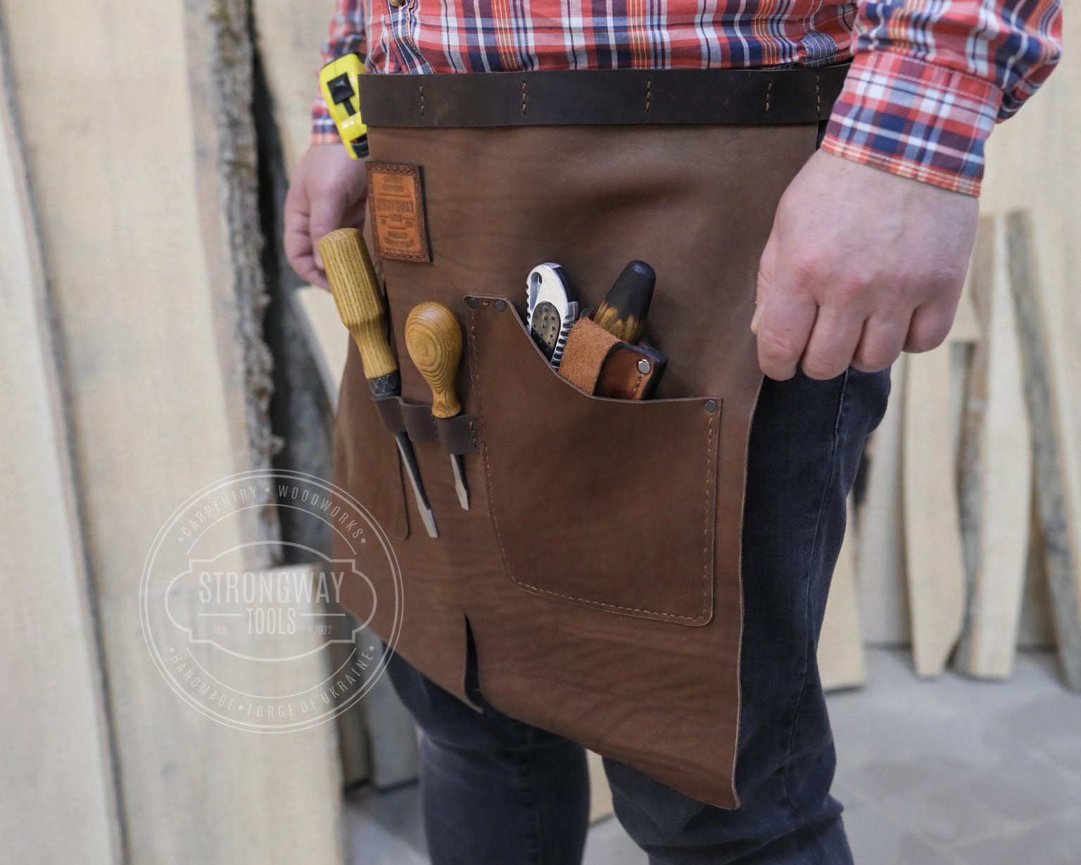 Half apron with belt