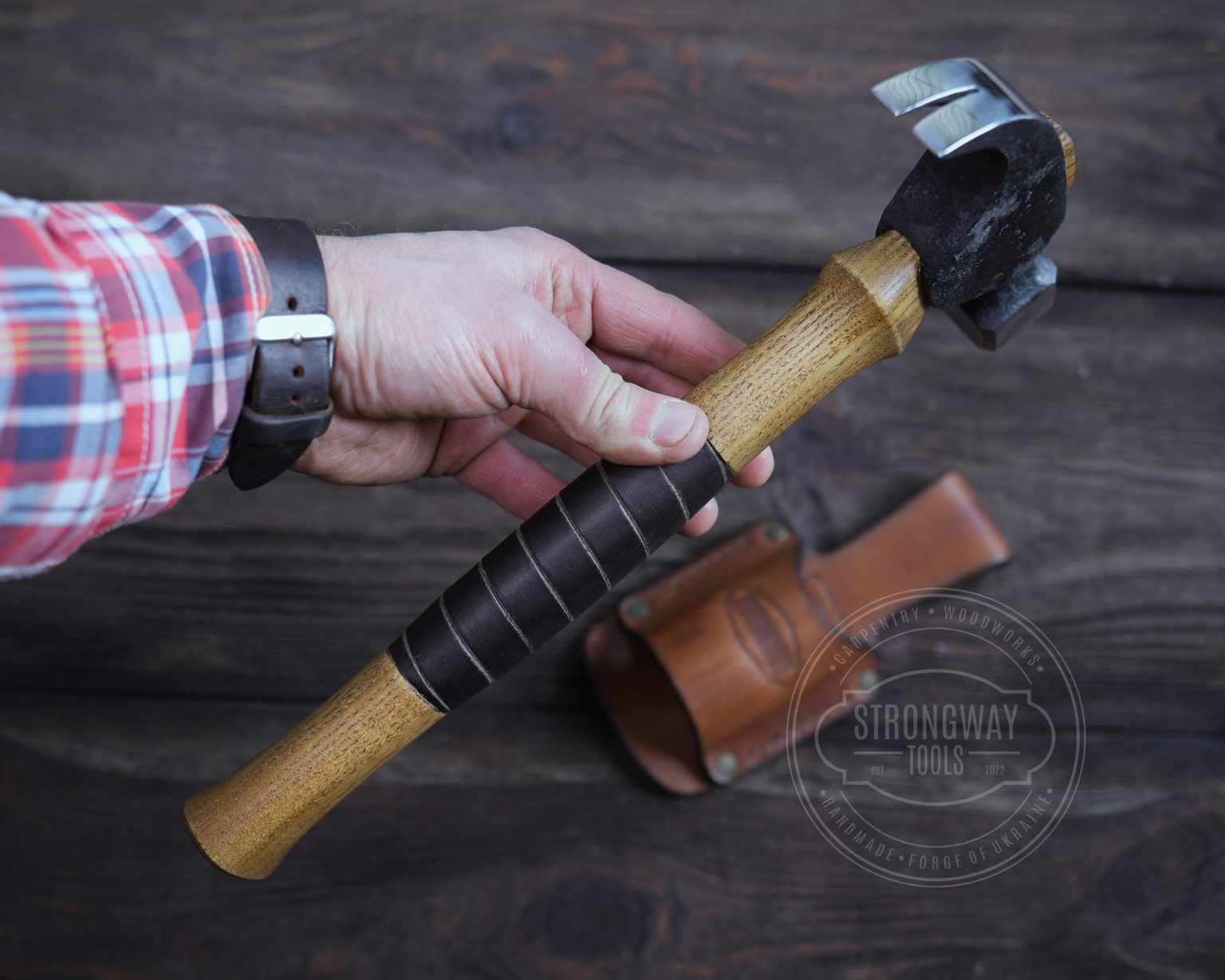 Hammer with nail puller in case