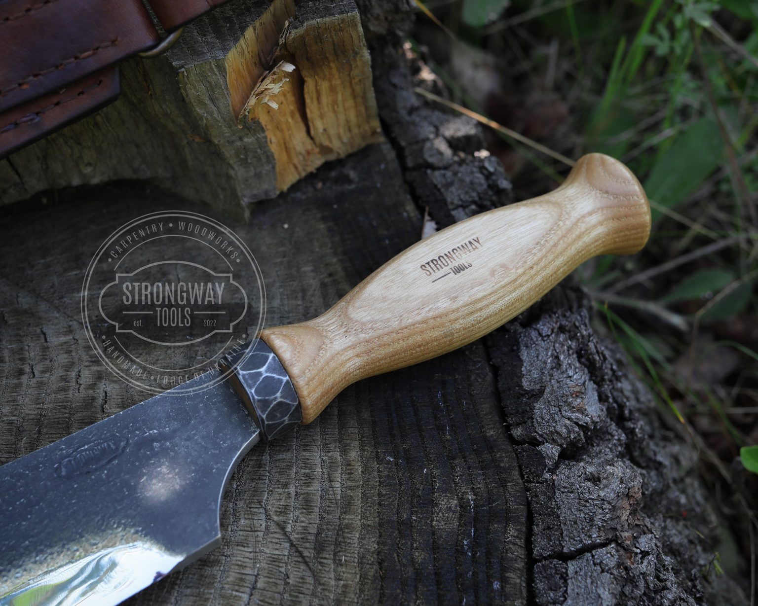 Knife for cutting knots