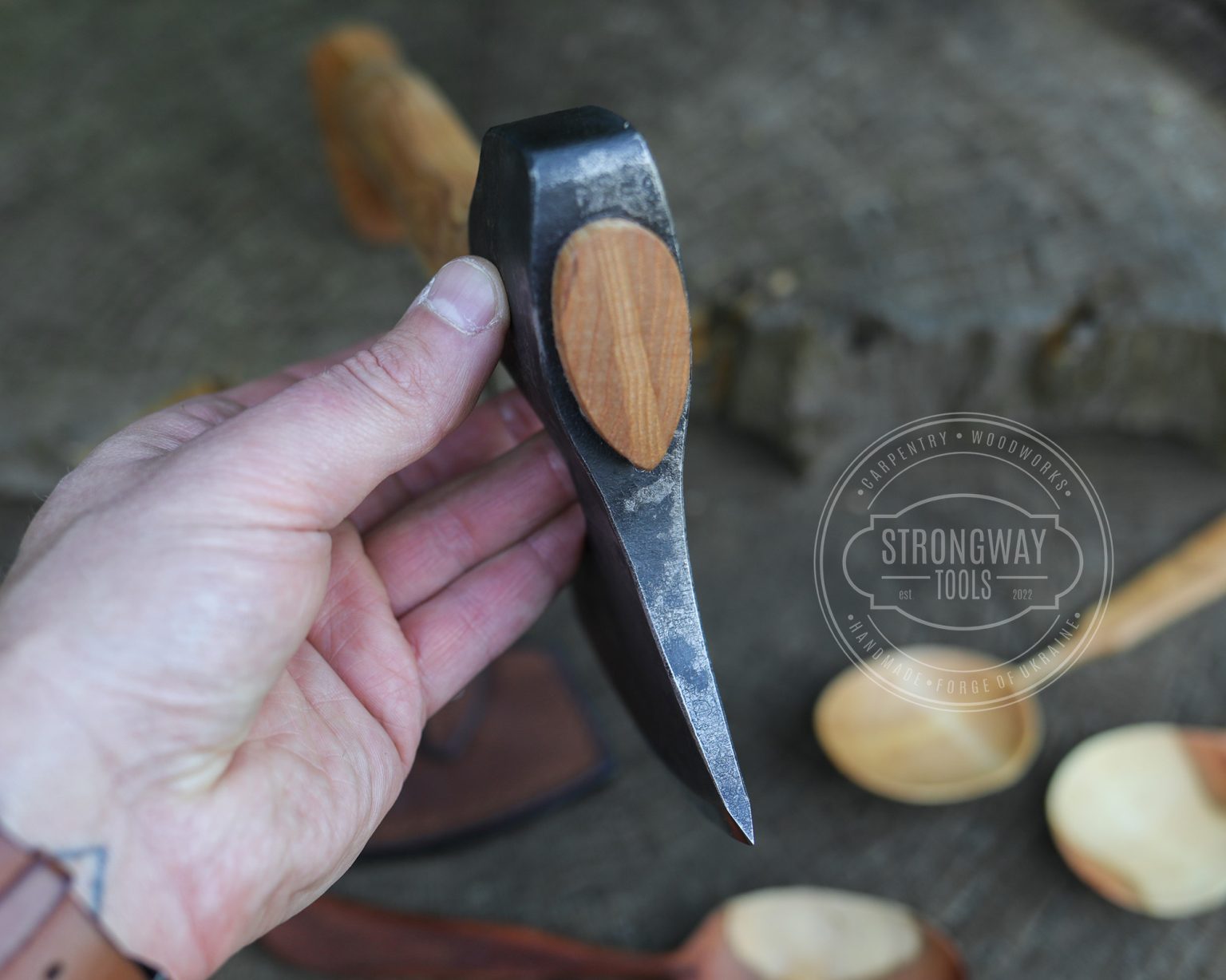 Small hatchet with smooth handle