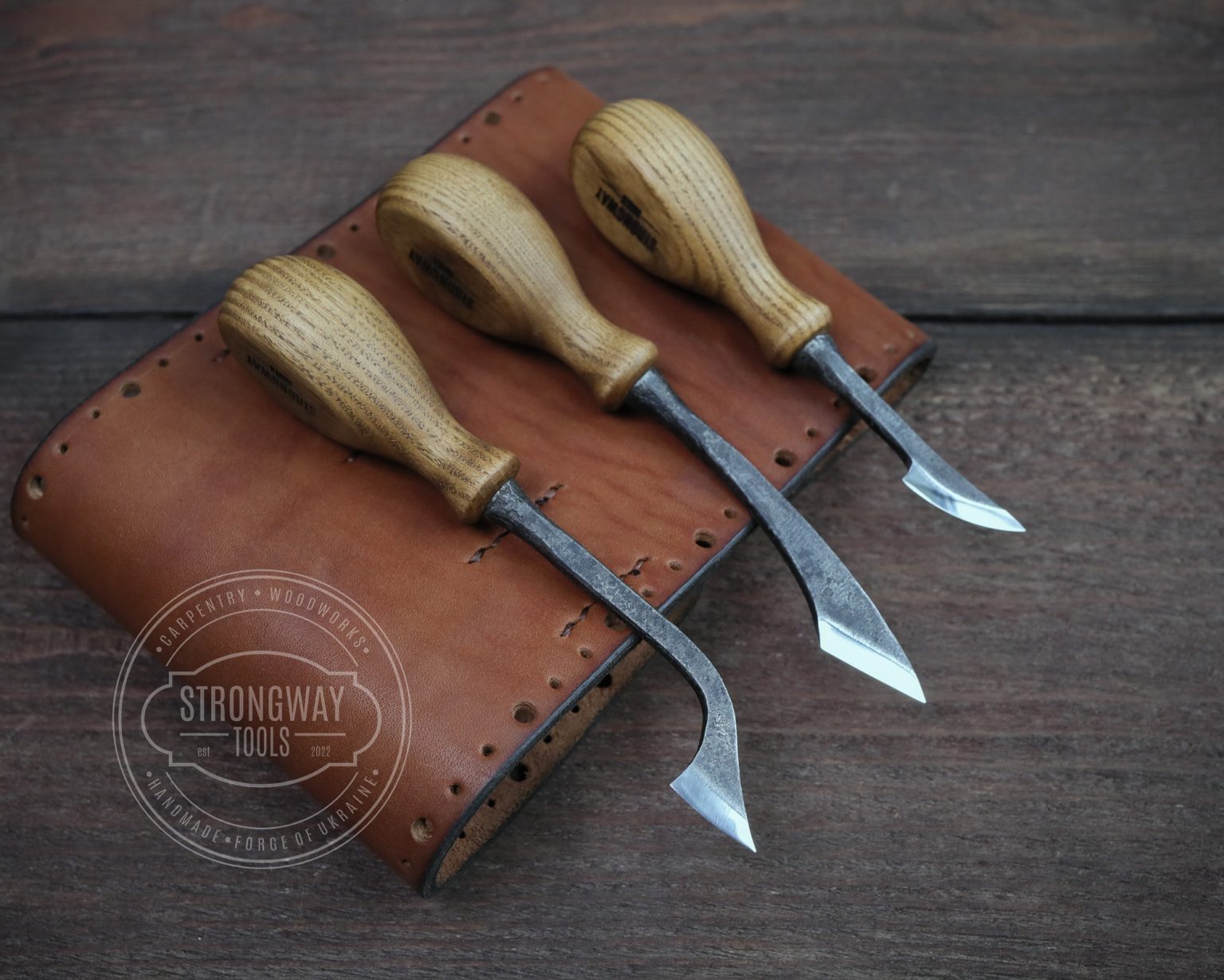 Set of small curved knife