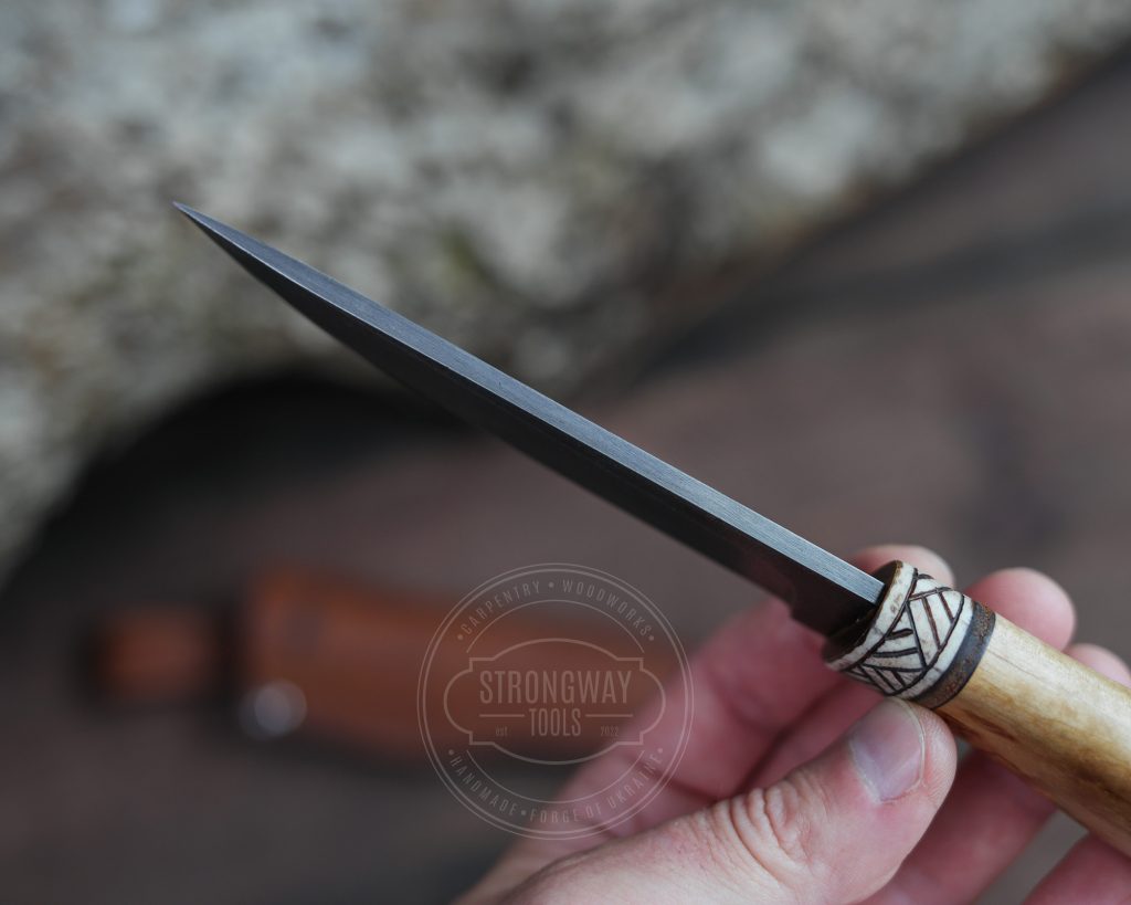Damascus knife